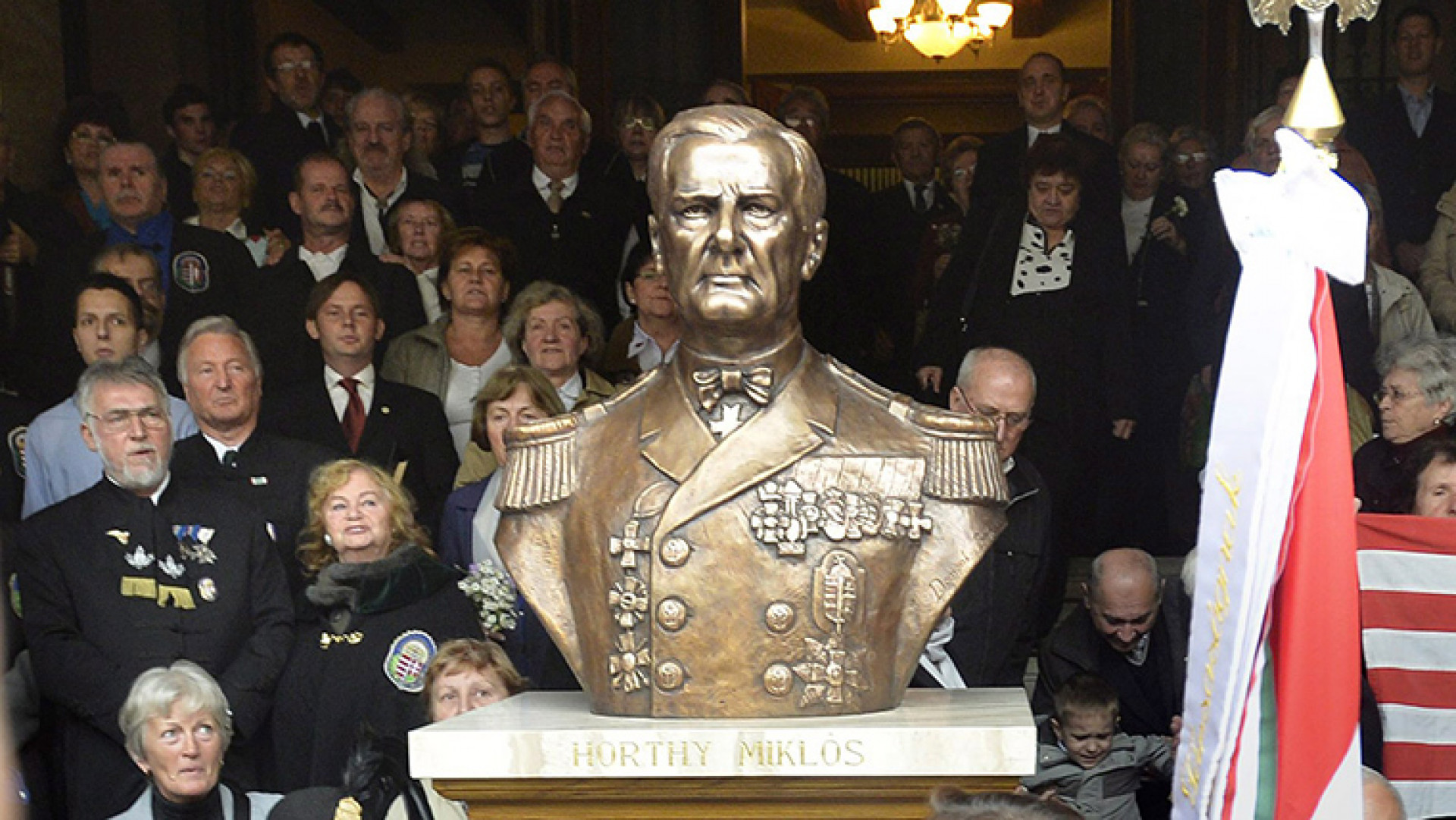 horthy-szobor
