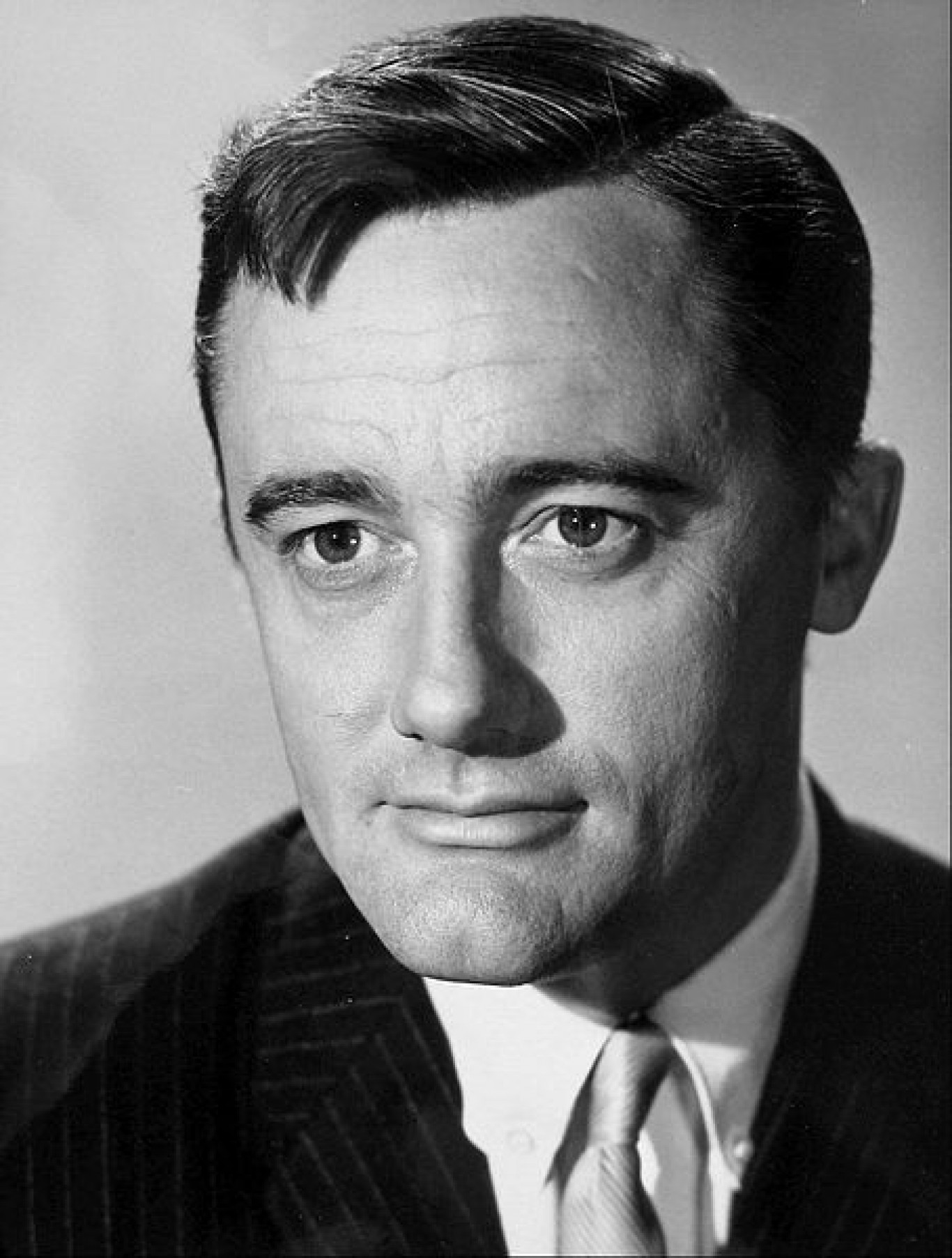 Meghalt Robert Vaughn