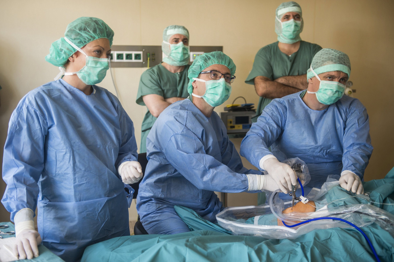 A kormány szerint drasztikusan csökkenhet a várakozási idő a rendelőkben