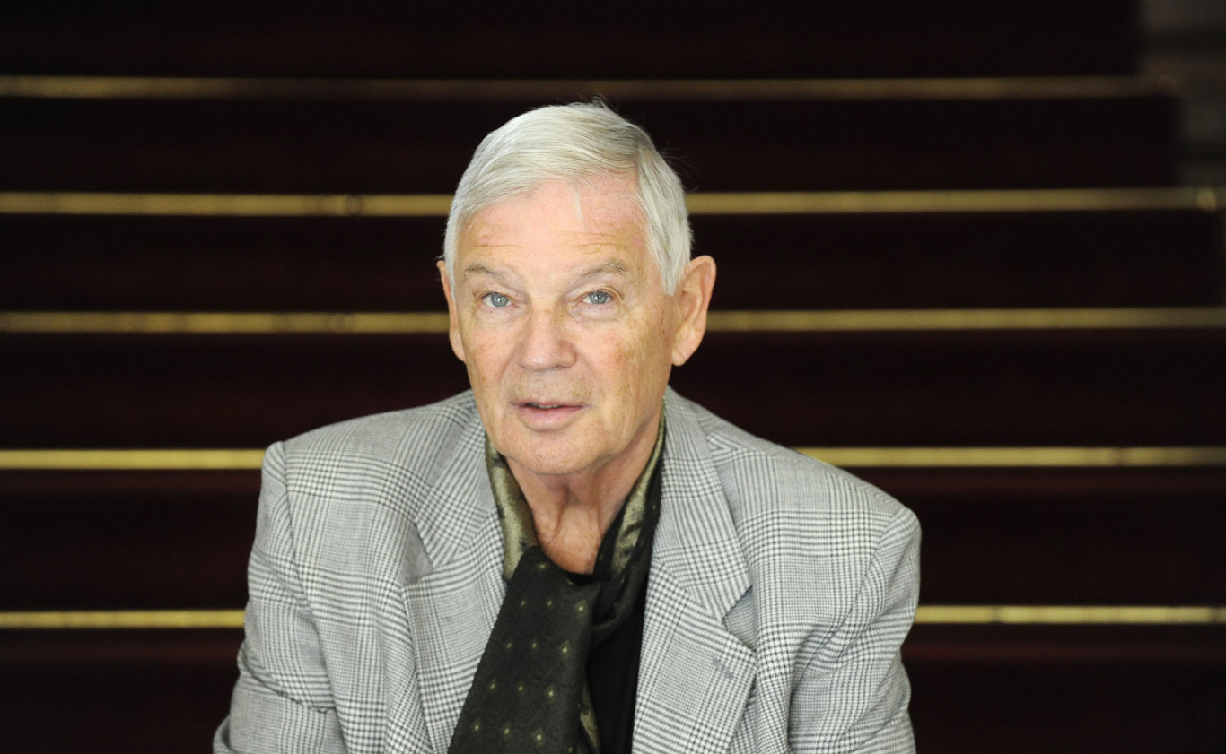 A képmutatásról rendez előadást Marton László