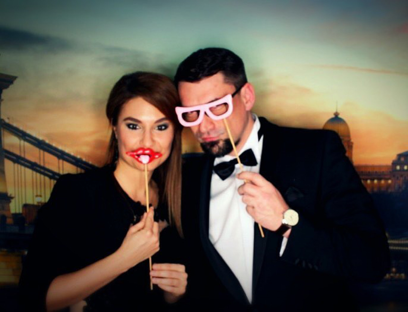 Az államtitkár pasija is nyert a minisztérium közbeszerzésén