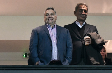 Nem sűrűn van ilyen, de most az AFP is lefotózta a büszke Orbánt a Vidi ...