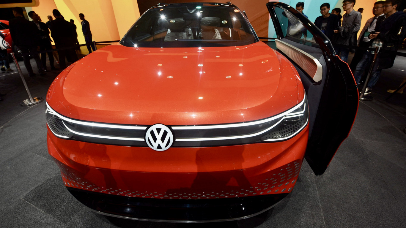 A Volkswagen 2035-től leállítja a belsőégésű motorok forgalmazását ...