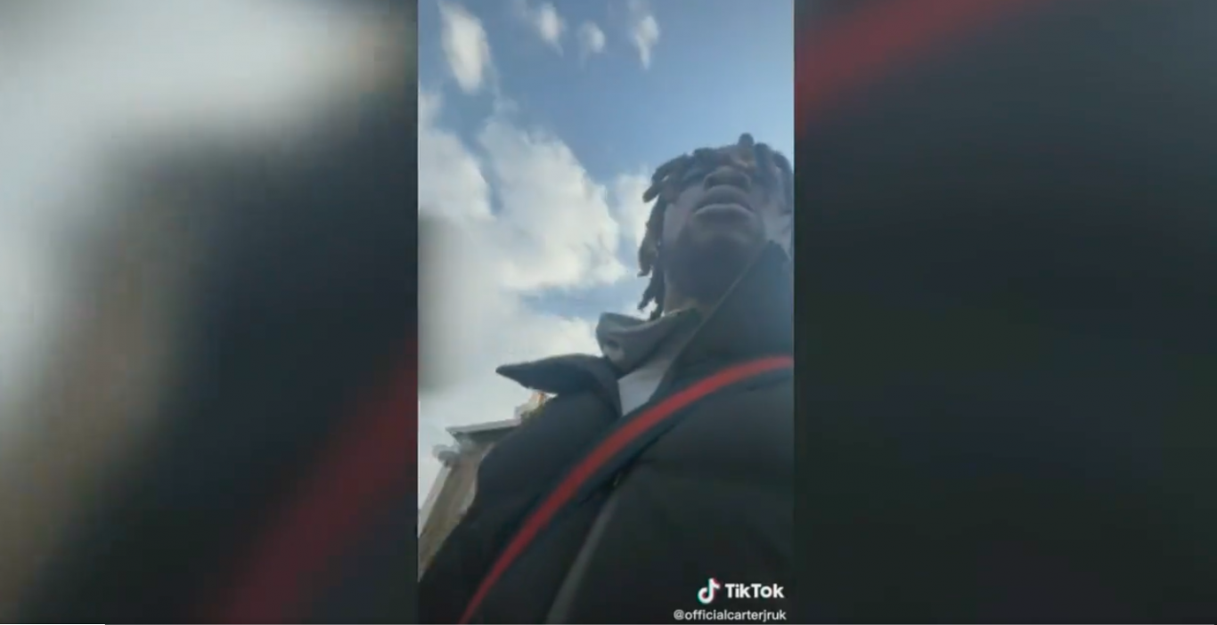 Megállították, igazoltatták, majd megbilincselték a fekete londoni ...