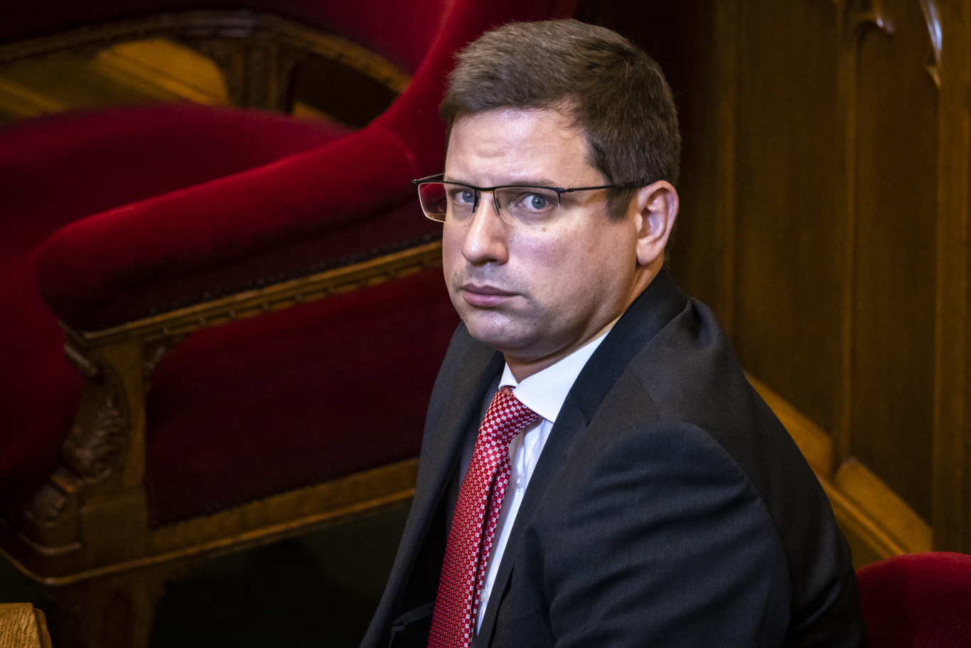 Gulyás Gergely: Megszűnne a rezsicsökkentés, ha az önkormányzatok olcsó ...