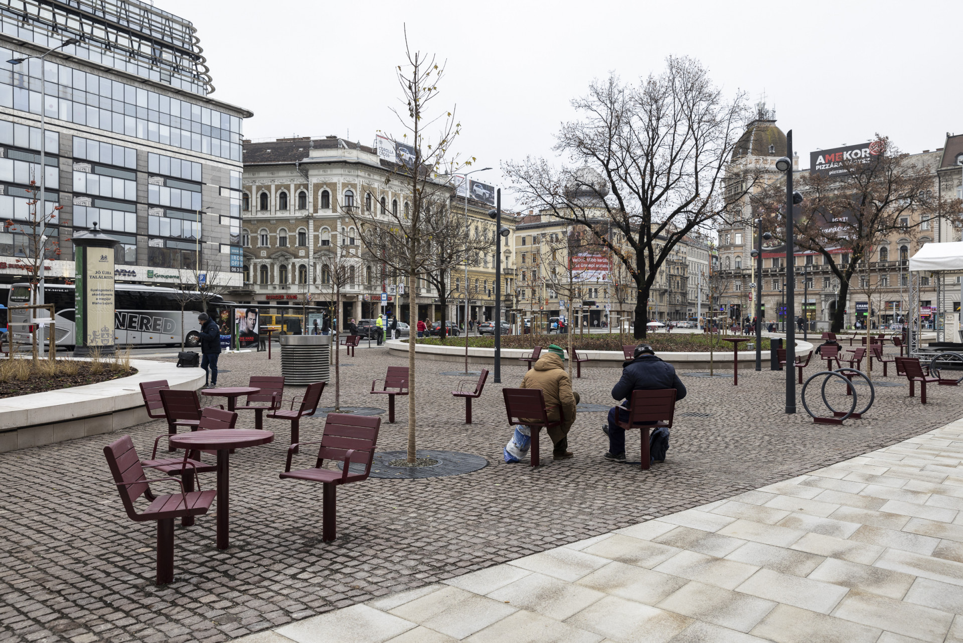 Karácsony Gergely átadta a felújított Blaha Lujza teret