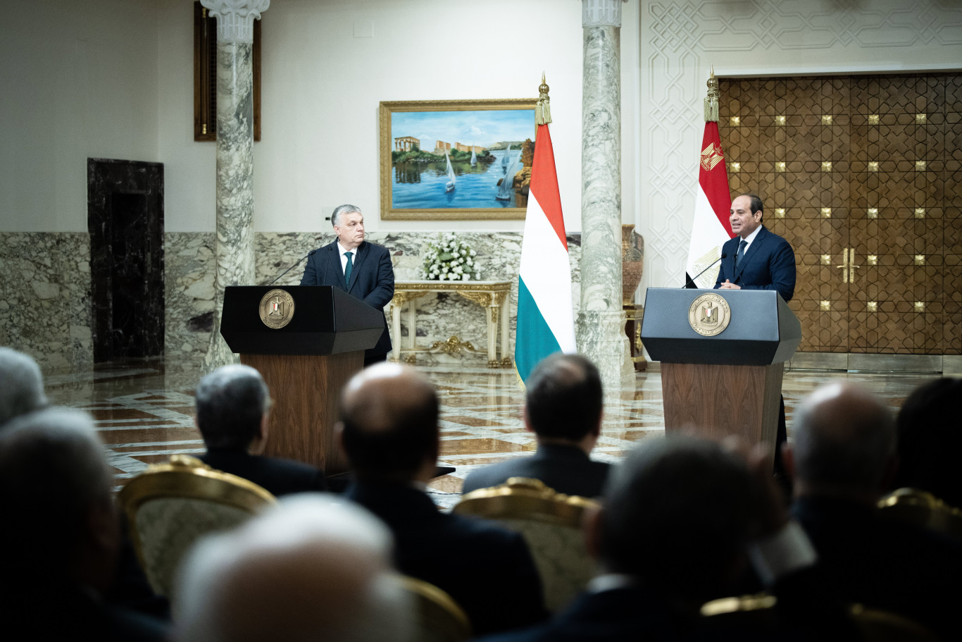 Orbán Egyiptomban: Mi nem akarjuk, hogy hazátlan, szülőföldjüktől ...