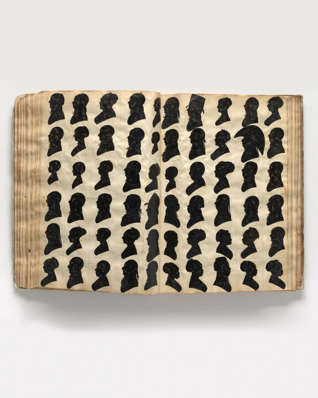 Digitalizálták William Bache mérgező sziluettgyűjteményét