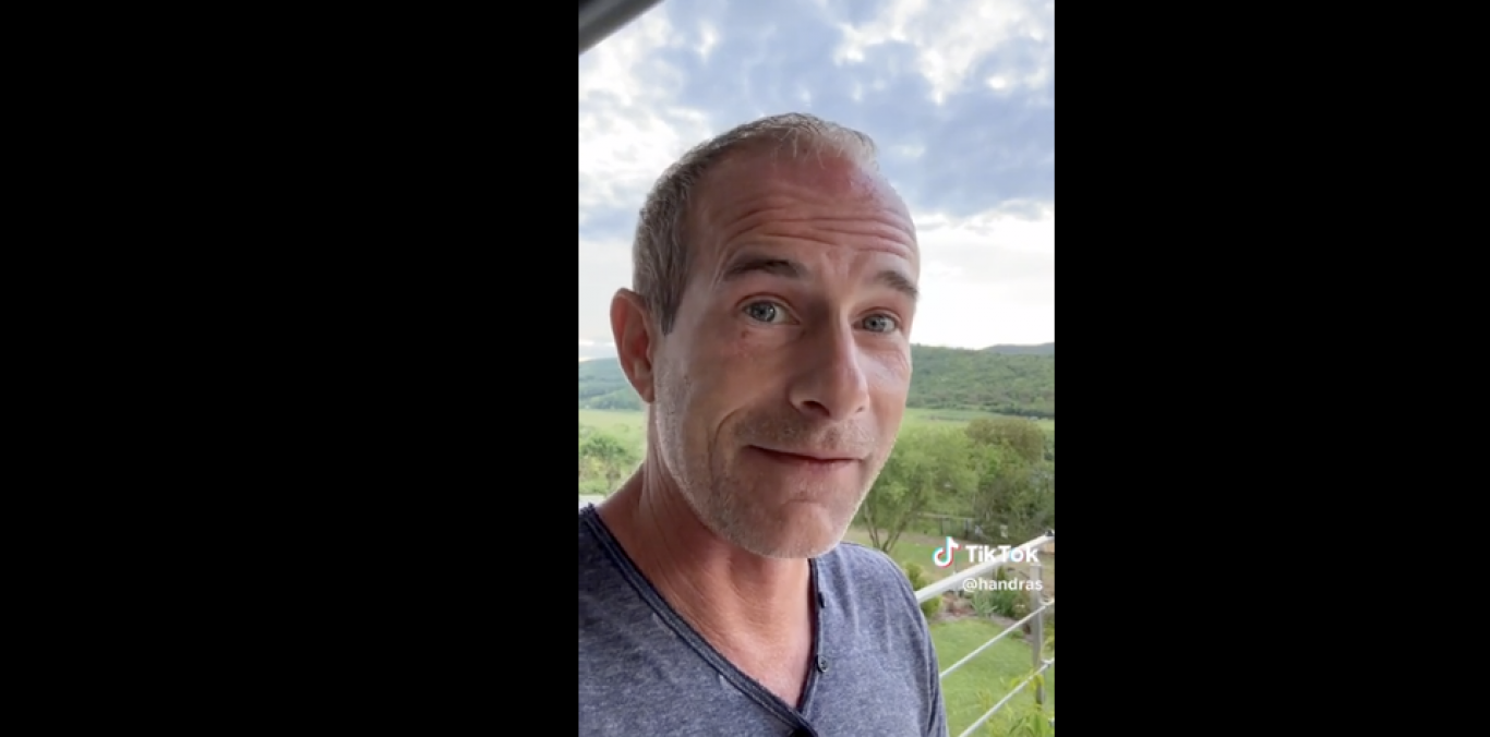 Handrás: Jól esett elküldeni a picsába meg az anyjukba a gyökereket ...