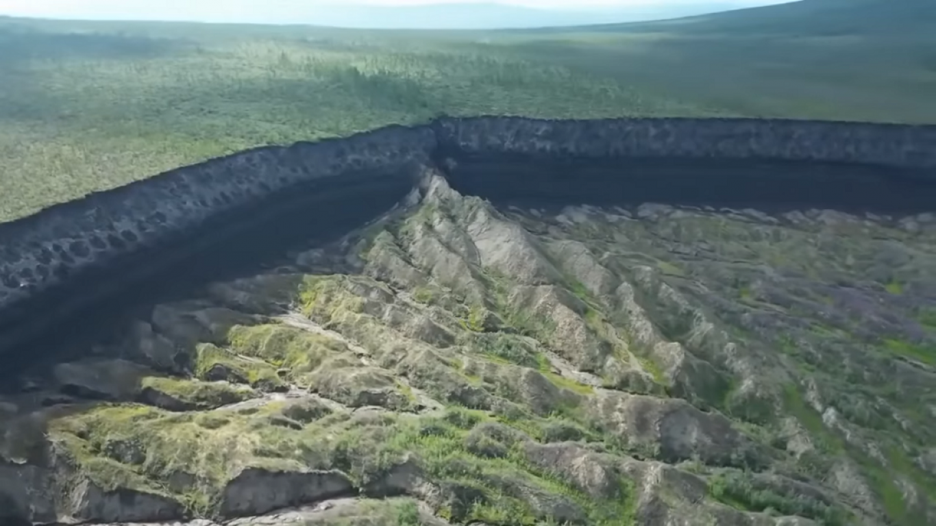 Drónnal járták be az alvilág tátongó kapuját Szibériában