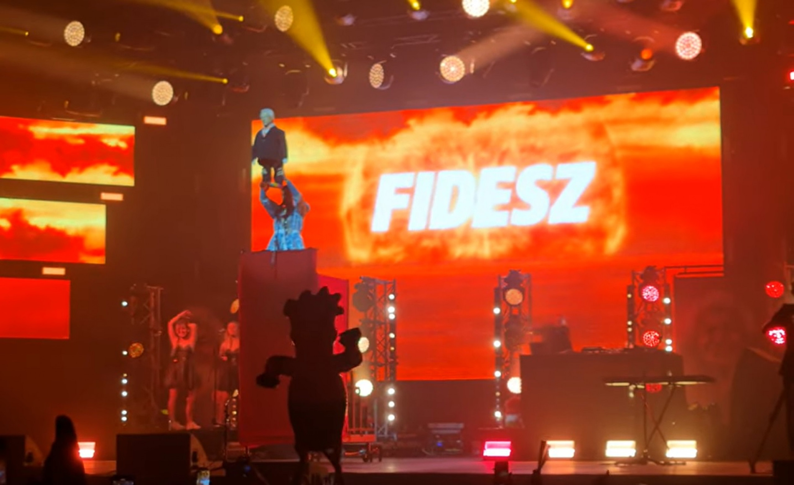 A fideszes véleményvezérek sorban próbálják feldolgozni, hogy Krúbi ...