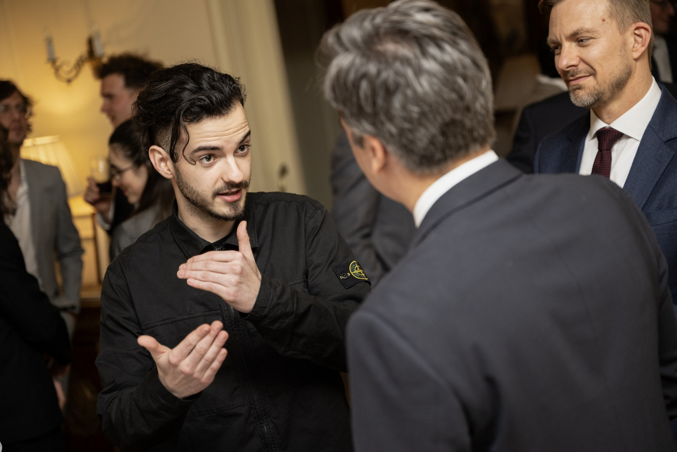 Osváth Zsolttal és a Carson Coma tagjaival vacsorázott David Pressman ...