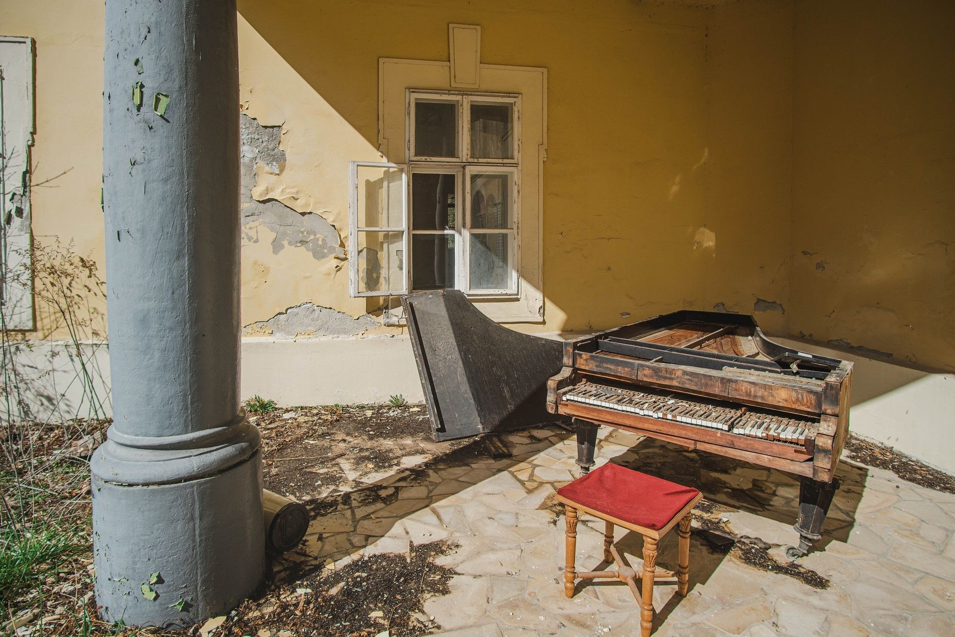 Visszaállamosítják Pharaon szétlopott hőgyészi Apponyi-kastélyát