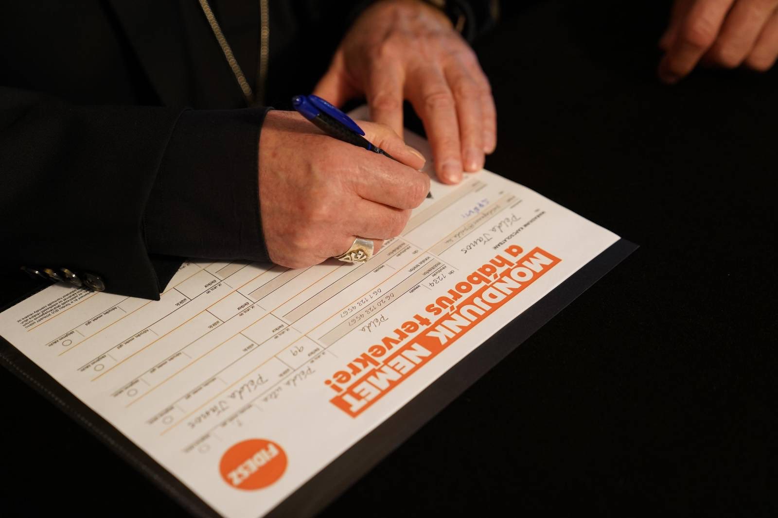 „A katolikus egyház pártpolitikában nem vesz részt”, de egy-két püspök ...