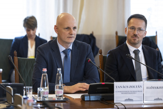 Tanács Zoltán kiszámolta Hankó Balázsnak, hány dokumentumfilmet ...